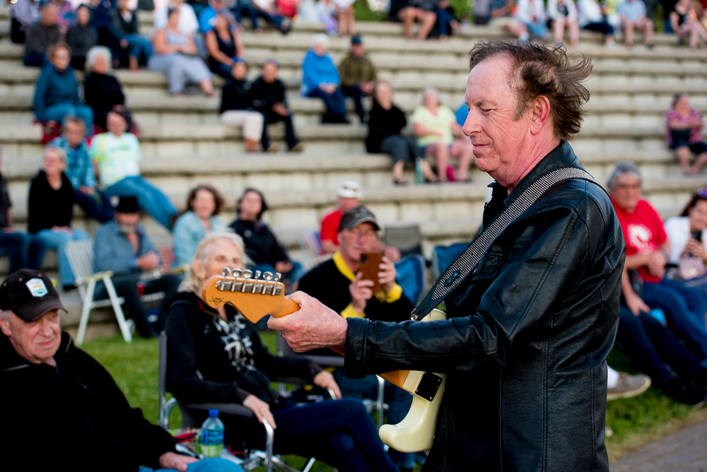 PHOTO GALLERY: Jack de Keyzer at Merritt Park Amphitheatre - Welland ...
