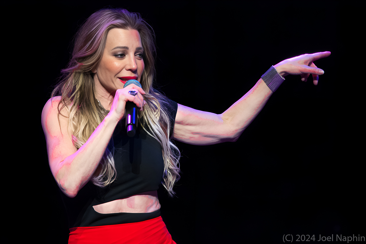 PHOTO GALLERY: Taylor Dayne - Avalon Ballroom Theatre at Fallsview ...